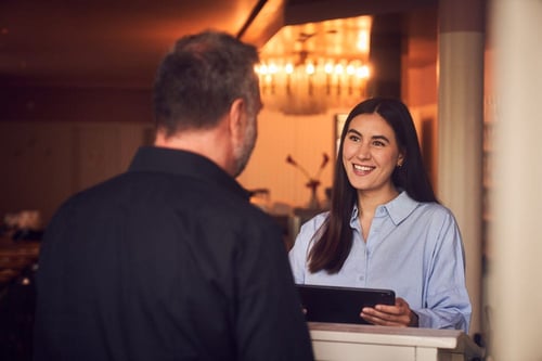 Digitization in Hospitality Industry: 11 Examples How Hotels Can Score